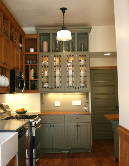 Queen Anne Kitchen - Traditional - Kitchen - Chicago - by gordon ...