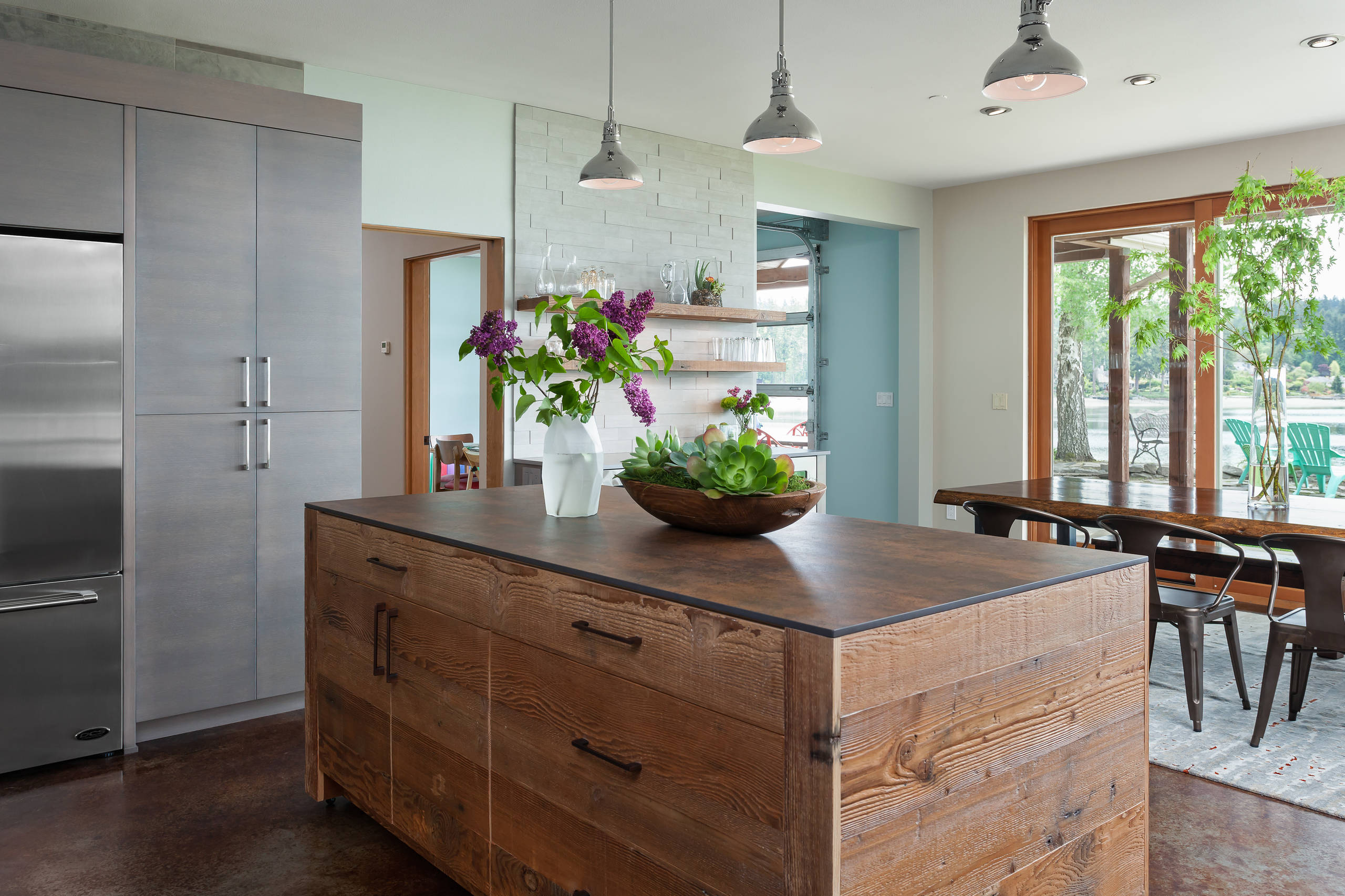 Cool Kitchen Island: Wrapped in Wood and Movable Too