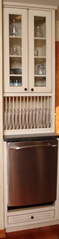 Raised Dishwasher Detail - Traditional - Kitchen - New York - by Lori ...
