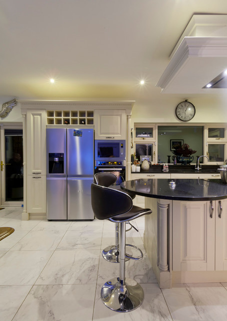 Raised panel Victorian framed kitchen - Victorian - Kitchen - Dublin ...
