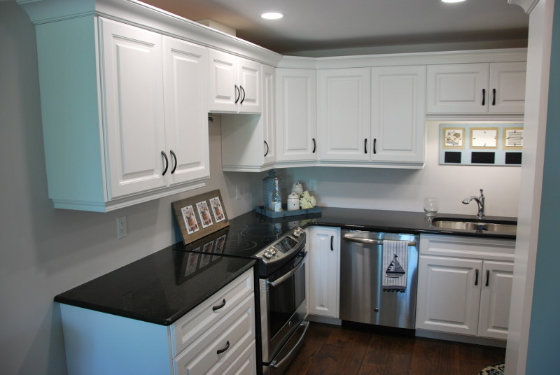 Raised Panel White Kitchen - Traditional - Kitchen - Toronto - by ...