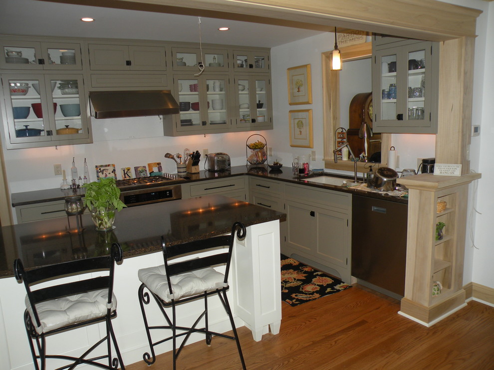 Raised ranch - Traditional - Kitchen - Cleveland - by Pantuso ...