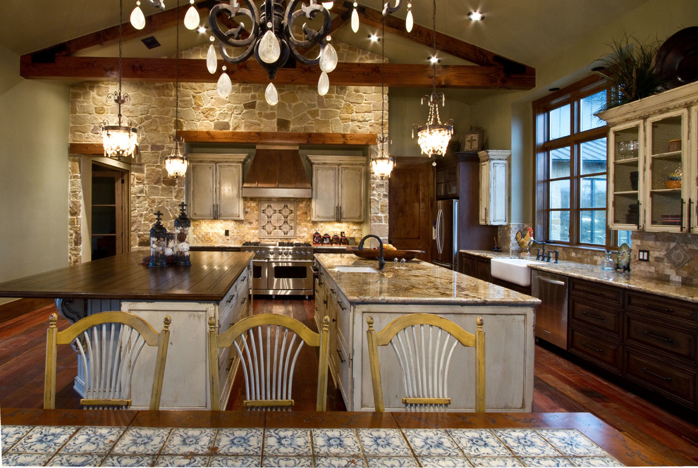 Ranch Home - Rustic - Kitchen - Houston - by Sweetlake Interior Design LLC