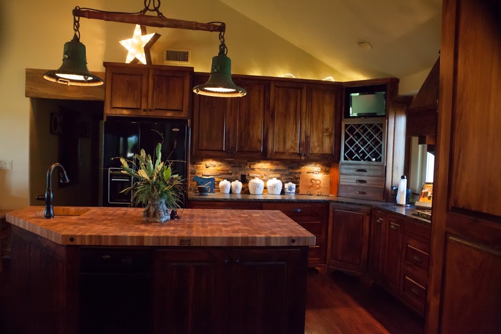 Ranch House Paradise - American Southwest - Kitchen - Dallas - by M&S ...