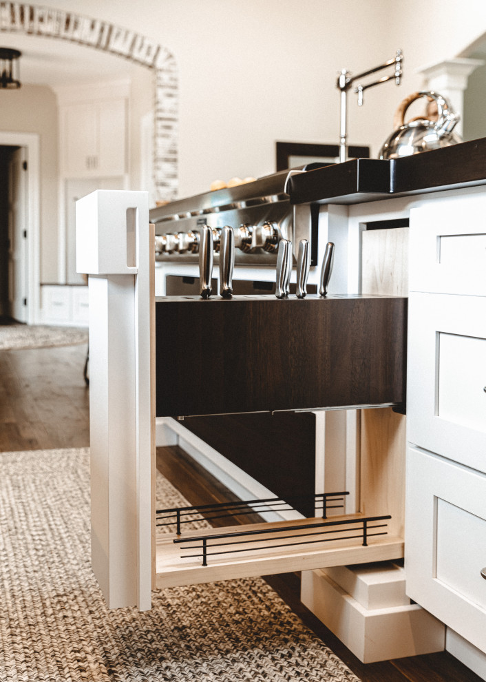 Randall: Sioux Falls - Farmhouse - Kitchen - Other - by HELMÜT | Houzz