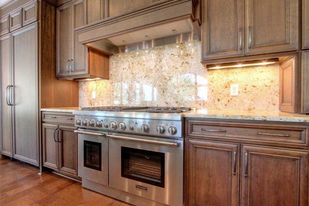 Range Wall Detail - Traditional - Kitchen - Atlanta - by Center Point ...