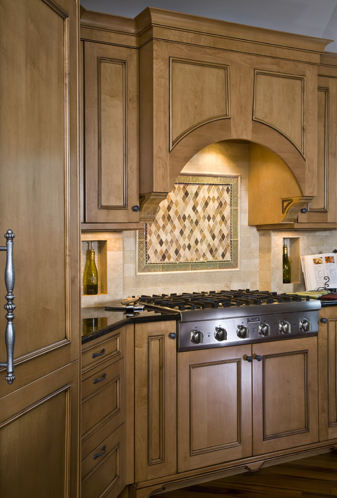 Rangetop with Arched Hood & Mosaic Backsplash - Traditional - Kitchen ...