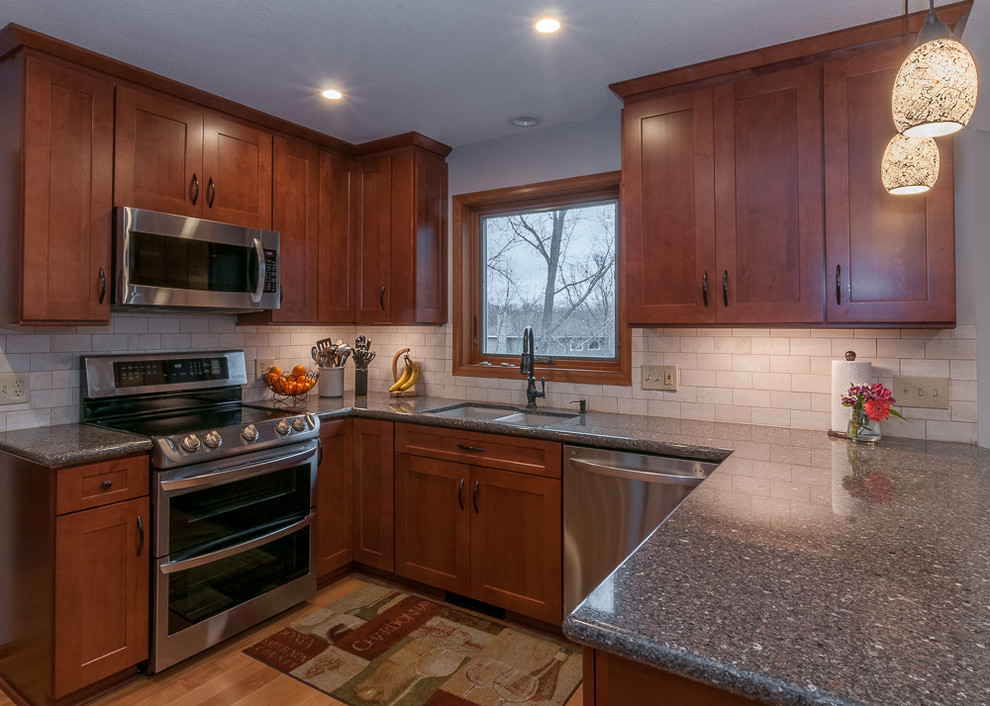 Reading Cognac Maple with Mountain Mist Silestone - Transitional ...