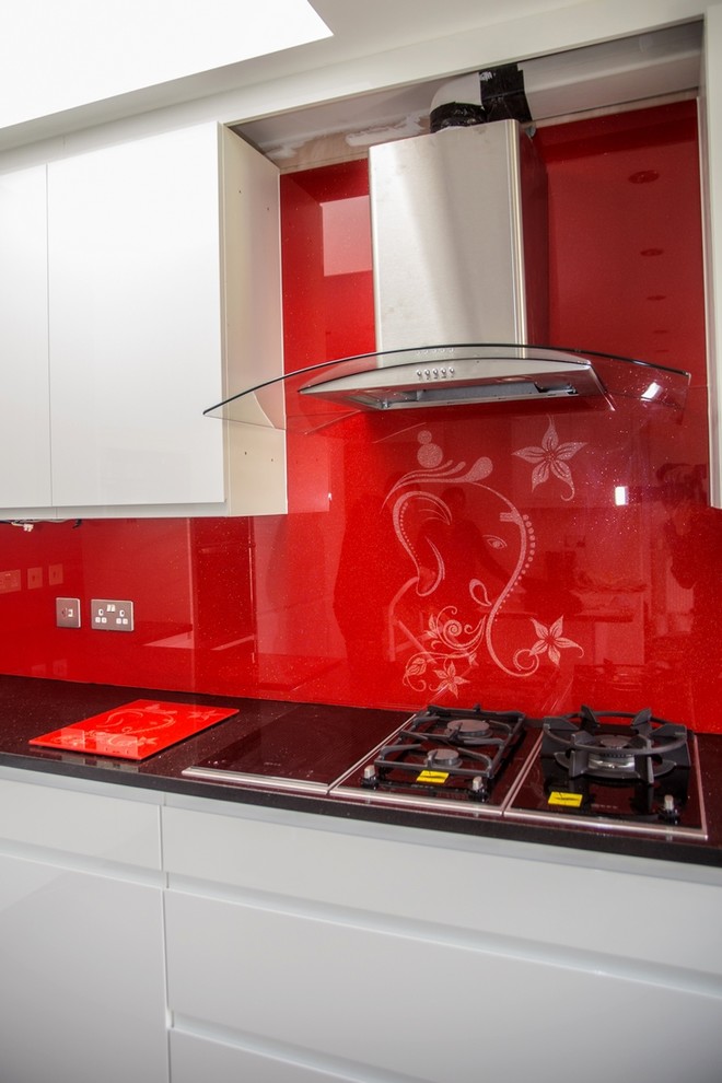 "RED GANESH GLITTER" Stenciled Glass Kitchen Splashback by CreoGlass ...