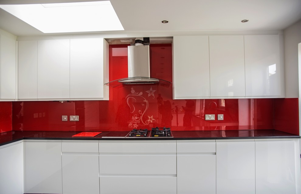 "RED GANESH GLITTER" Stenciled Glass Kitchen Splashback by CreoGlass ...