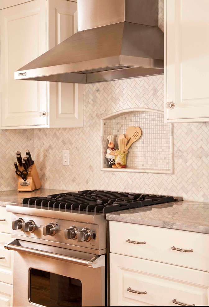 Redmond Cottage Kitchen - Traditional - Kitchen - Seattle - by Riddle ...