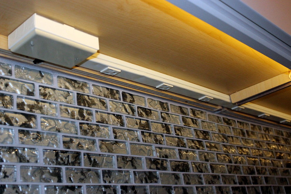 Refined Kitchen in Carrolwood - Fusion - Kitchen - Tampa - by Adalay ...