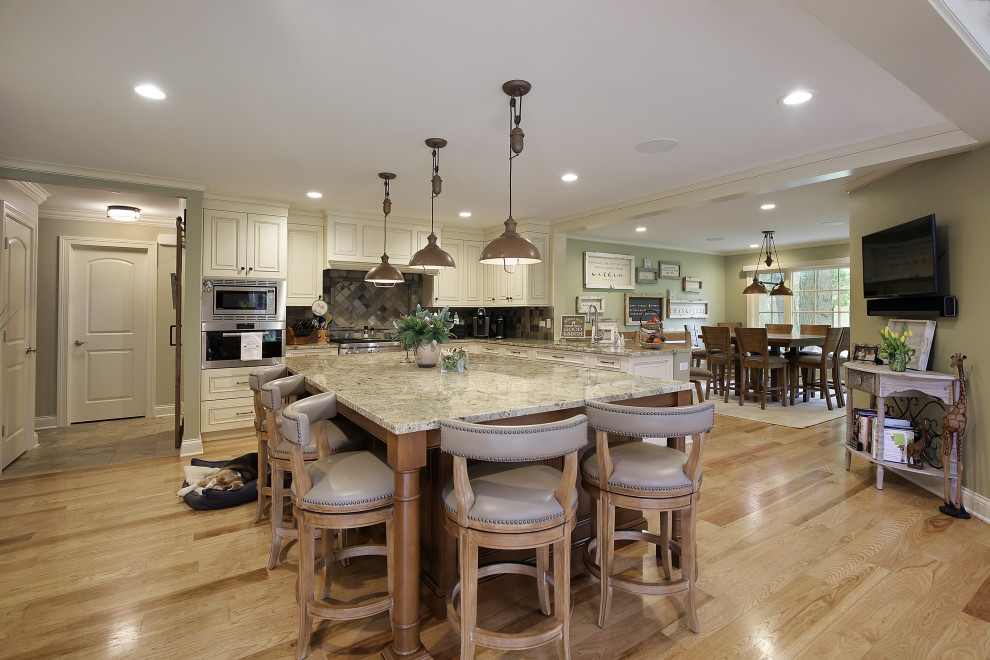 Regally Relaxed - Kitchen - Chicago - by A. Perry Homes | Houzz UK