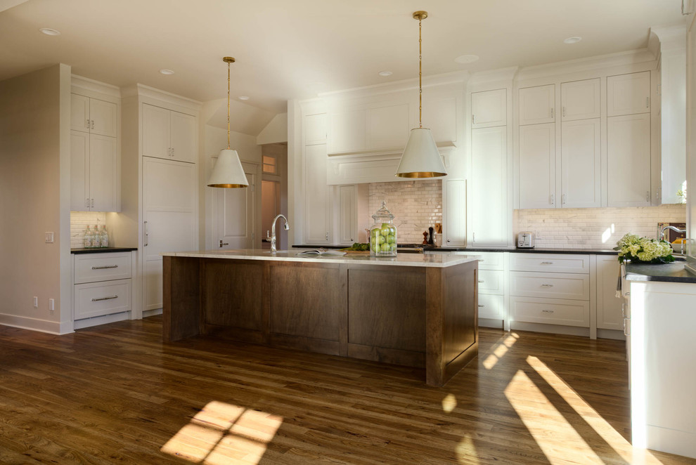 Regent {custom} - Traditional - Kitchen - Calgary - by Veranda Estate ...