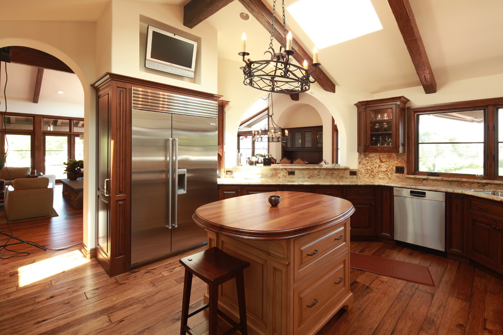 RH 1 - Traditional - Kitchen - Los Angeles - by de la Rosa Construction ...