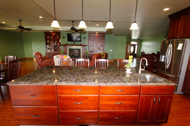 Rich Cherry - Cuisine - Omaha - par Merritt's Quality Cabinets | Houzz