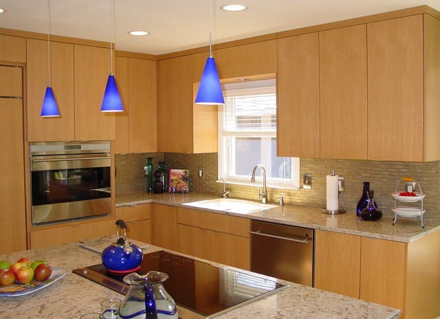 Rift Cut Veneer - Modern - Kitchen - Nashville - by Azure Cabinets | Houzz