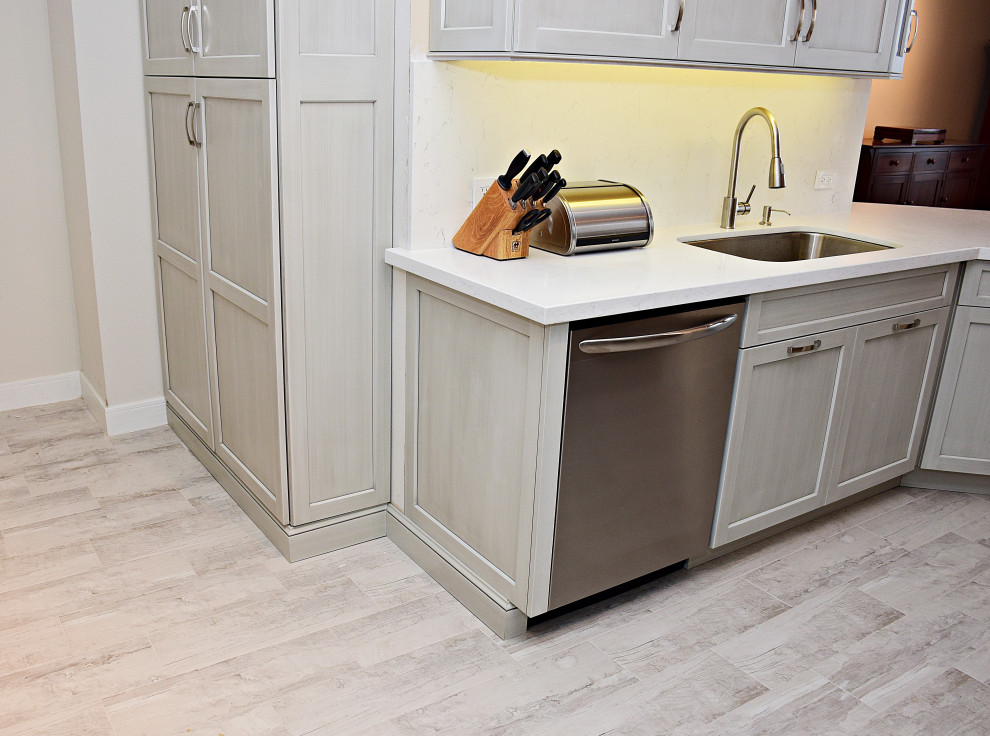 River Oaks High Rise-Houston - Transitional - Kitchen - Houston - by ...