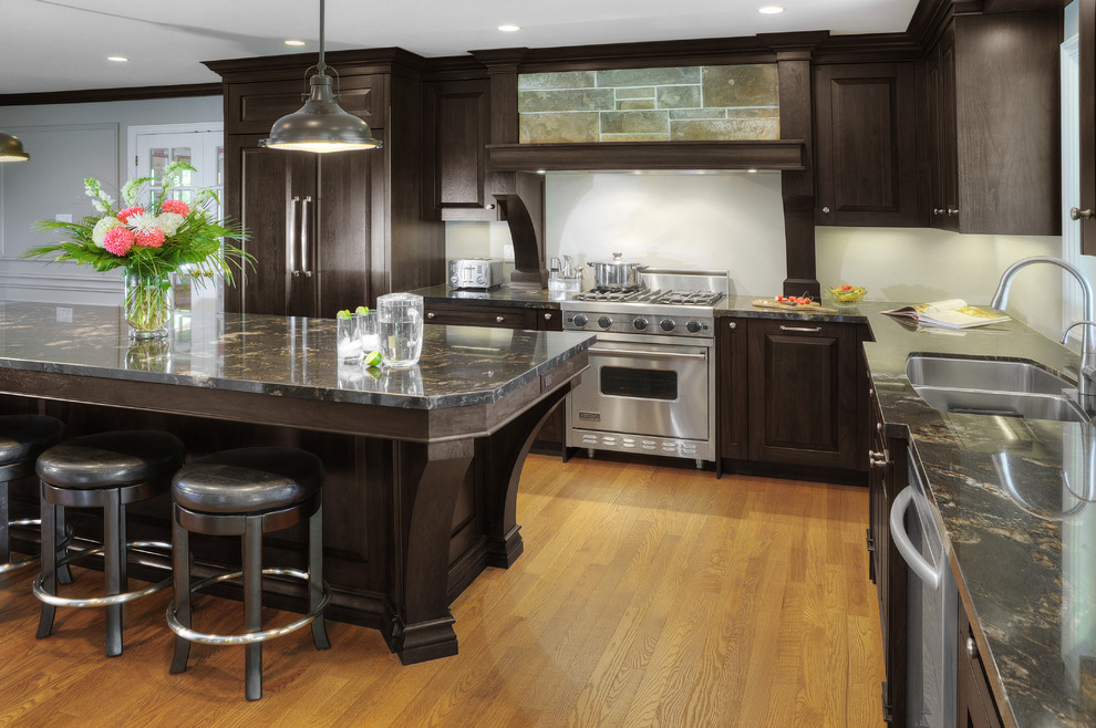 Robust Kitchen in London (1631) - Traditional - Kitchen - Toronto - by ...