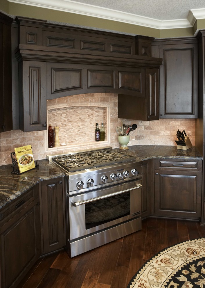 Rojina Lane Residence Kitchen 2 - Traditional - Kitchen - Minneapolis ...