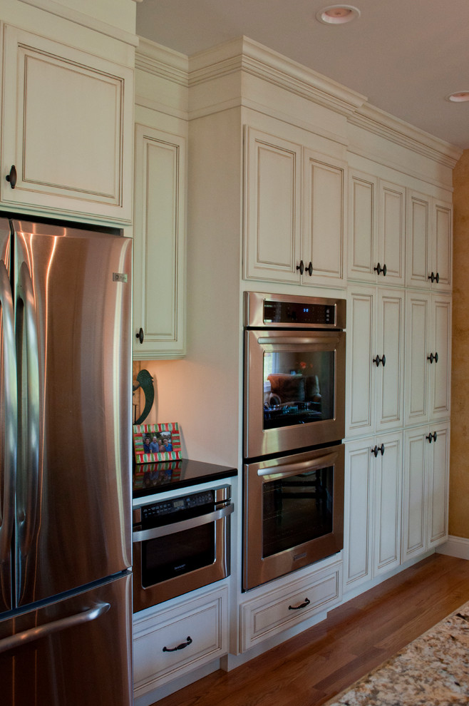 Romantic Kitchen and Sunroom - Traditional - Kitchen - Boston - by PNB ...