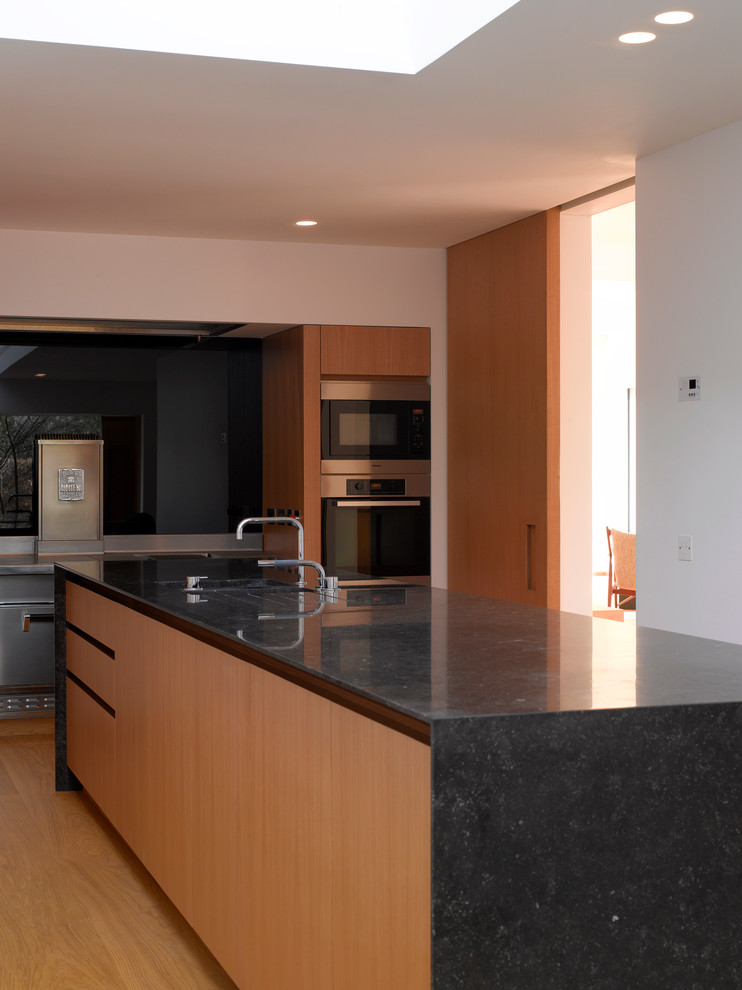 Roundhouse wood kitchens - Contemporary - Kitchen - London - by ...