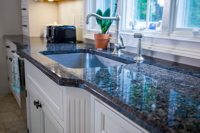 Royal Brown Granite Kitchen Countertops - Traditional - Kitchen - New ...