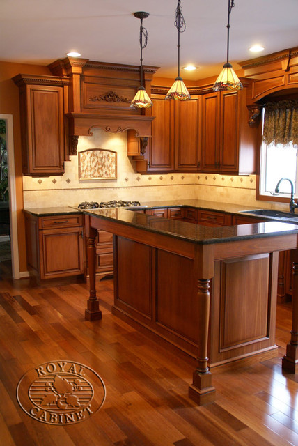 Royal Cabinet Company: Traditional Kitchen in Environmental Friendly ...