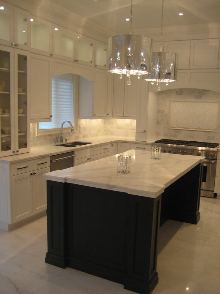 Ruby & Jay - Traditional - Kitchen - Toronto - by Ridgeway Kitchens & Design Ltd. | Houzz
