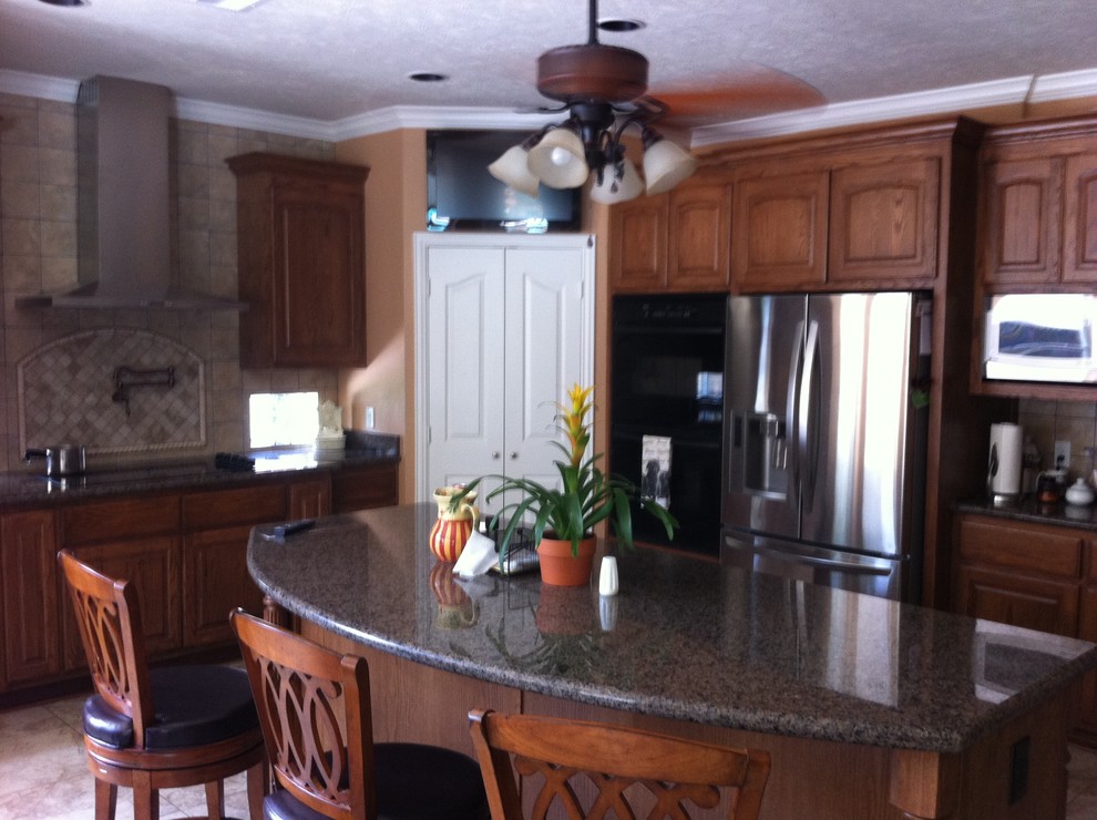 Russell Kitchen - Traditional - Kitchen - Houston - by Marcus Rives ...