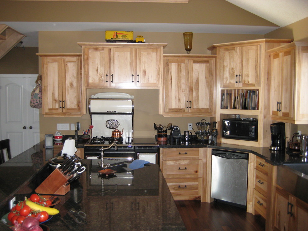 Rustic Hard Maple Kitchen - Traditional - Kitchen - Toronto - by ...