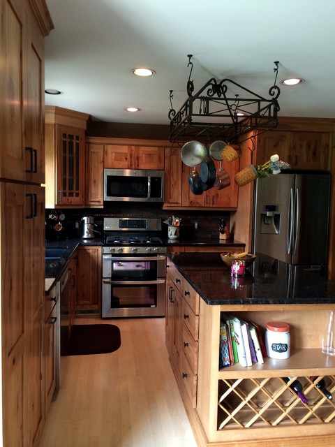 Rustic Shaker Style Kitchen - Rustic - Kitchen - New York - by Quaker ...