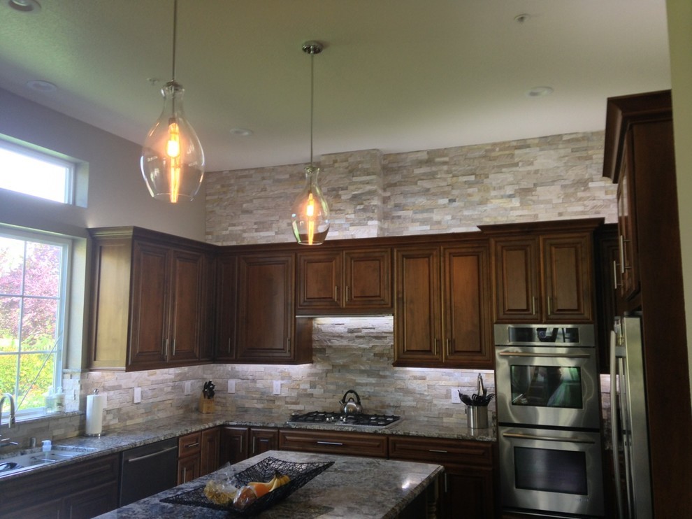 San Ramon Split-Faced Rock Backsplash Design - Traditional - Kitchen ...