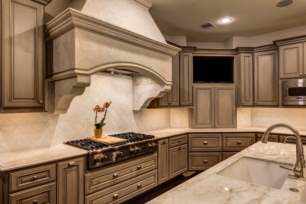 Santa Barbara - Kitchen - Houston - by Frankel Building Group | Houzz