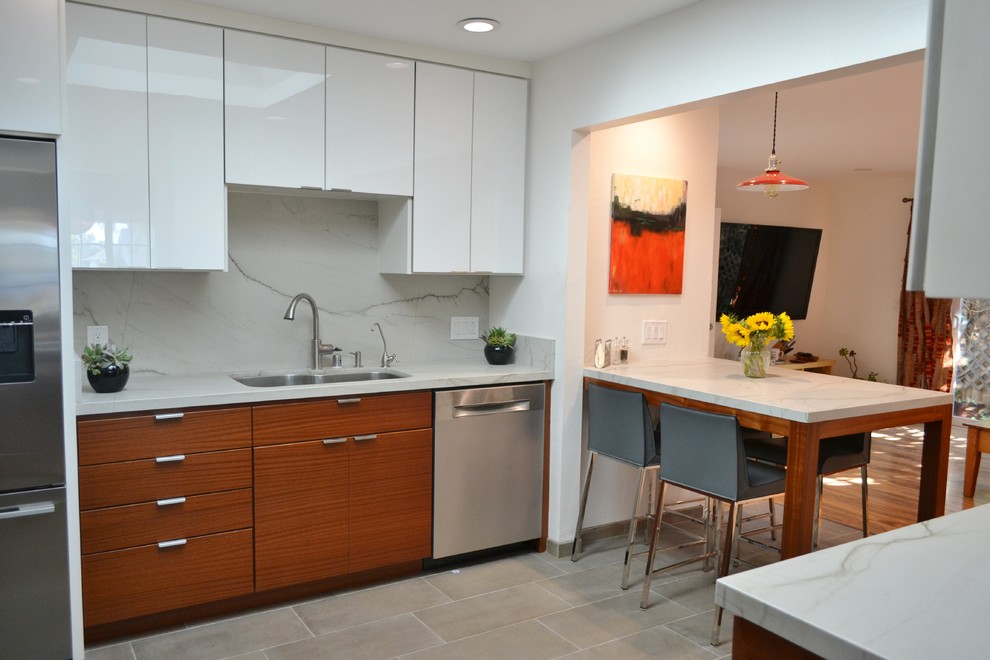 Sapele and shiny white - Modern - Kitchen - San Francisco - by Vision ...