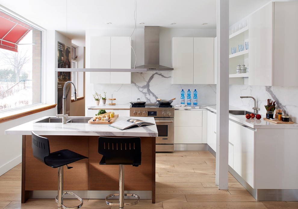 Scavolini showroom at Cuisines Modena - Modern - Kitchen - Montreal ...