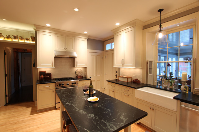 Shaker Style Inset Cabinets with Concealed Hinges And Farmhouse Sink ...