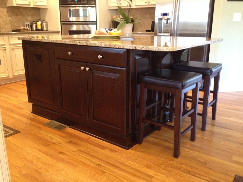 Shenandoah Winchester Cherry Java - Collins - Kitchen - Charlotte - by ...