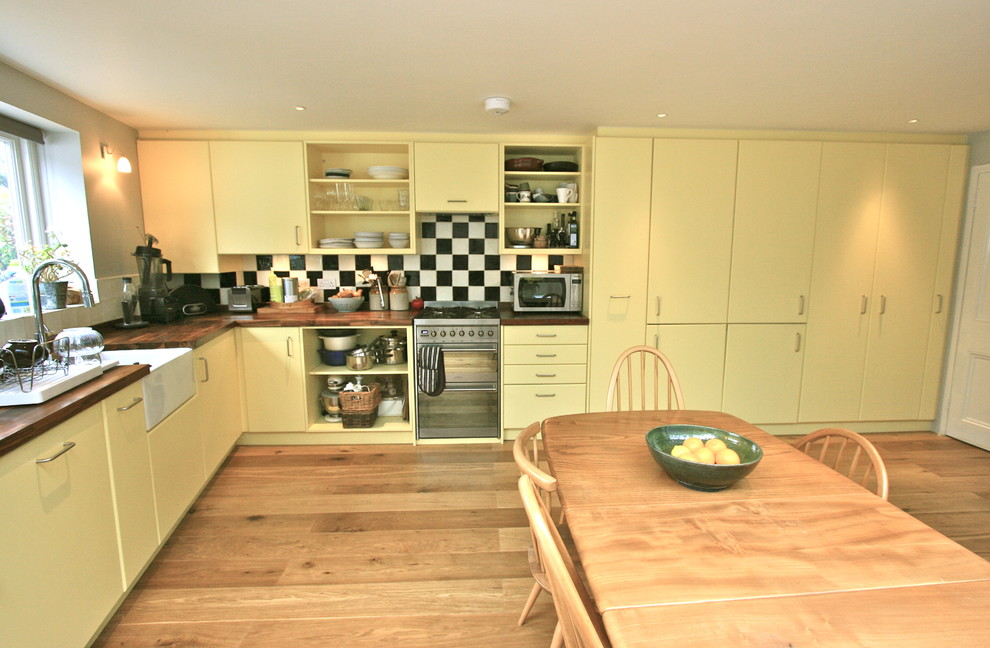 Shepherds Bush, London - Country - Kitchen - London - by Laura Gompertz ...
