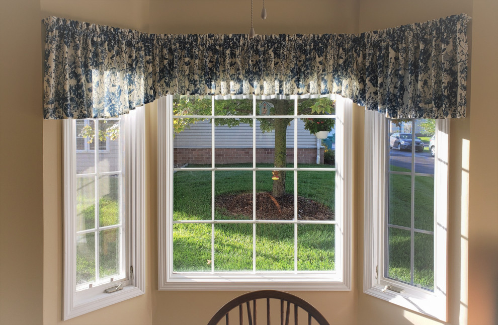 Shirred Blue and White Valance over Bay Window in Kitchen - Farmhouse ...
