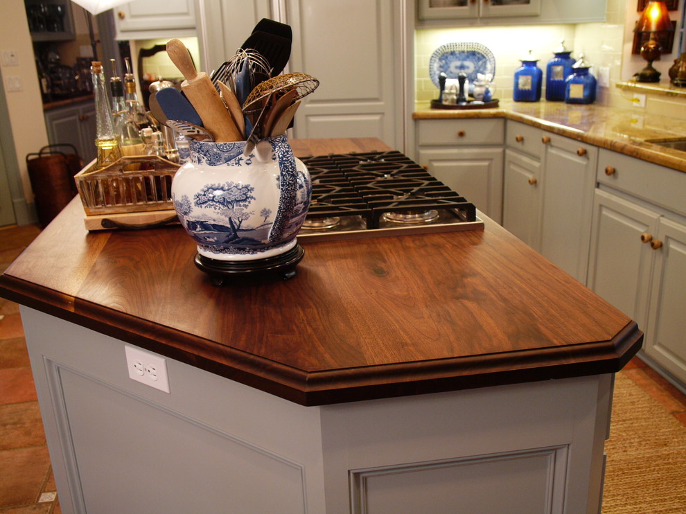 SHOW THE WORLD walnut face grain - Mediterranean - Kitchen - Other - by ...