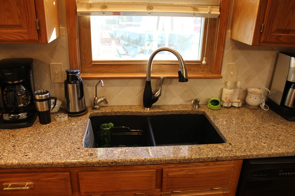 Sienna Ridge Silestone - Traditional - Kitchen - Kansas City - by ...