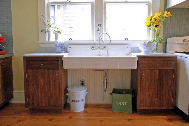 Cabin Farmhouse Sink Drainboard