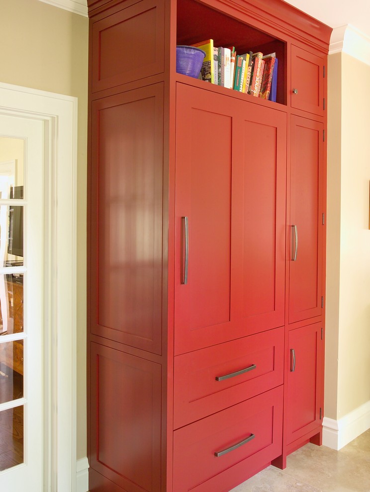 Simply Red - Traditional - Kitchen - St Louis - by GEGG DESIGN ...