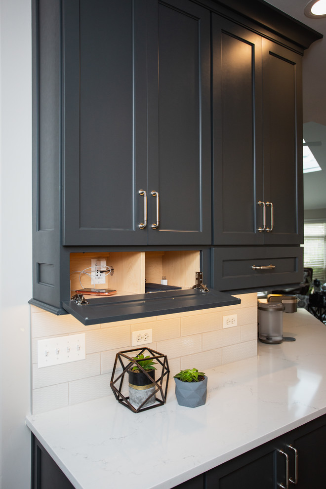 Simply Stunning in Tall Grass - Traditional - Kitchen - Chicago - by ...