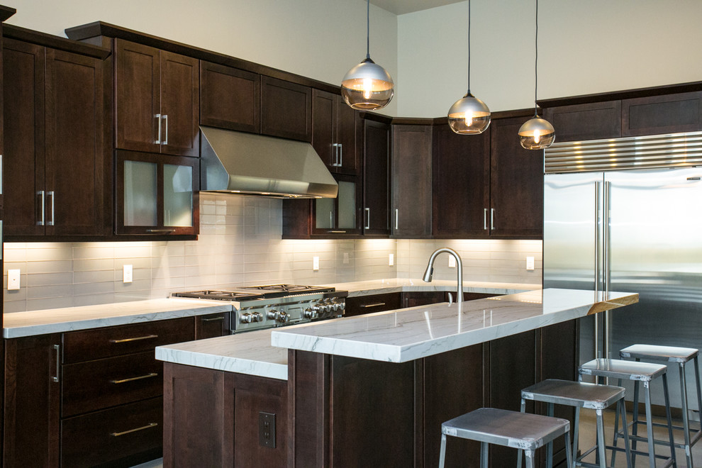 Sleek Modern Tucson Kitchen - Contemporary - Kitchen - Phoenix - by ...