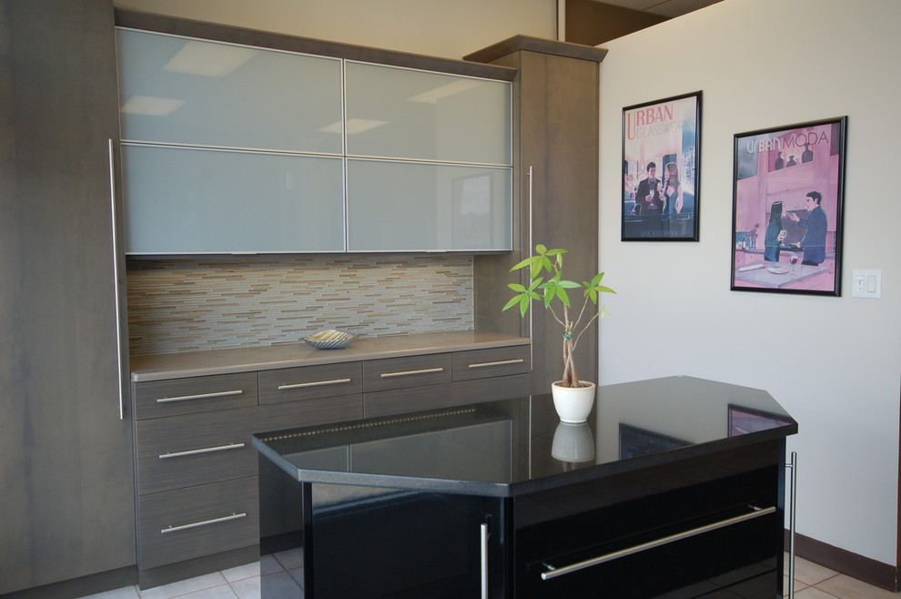 Sleek Mordern Kitchen - Modern - Kitchen - Toronto - by User | Houzz