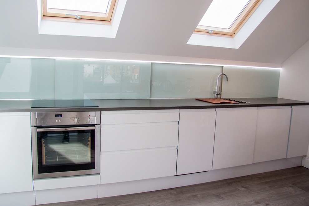 "SLIDING GLASS" Kitchen splashback by CreoGlass Design - Kitchen ...
