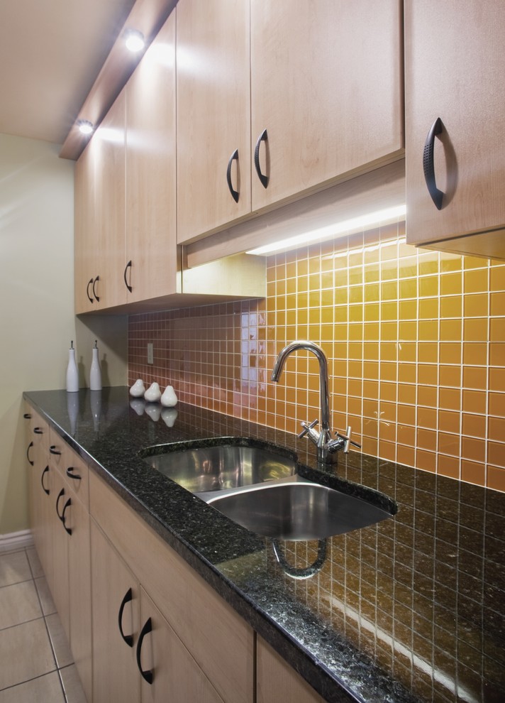 Small & Bright - Kitchen - Ottawa - by Kitchens by Design | Houzz