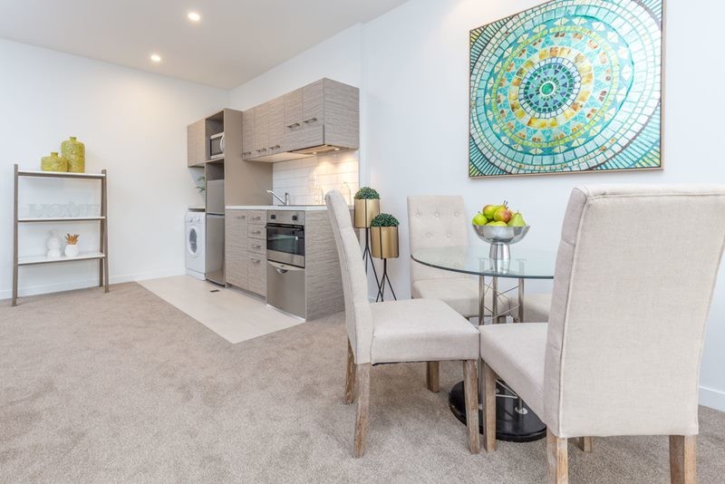 Small apartment, Auckland City Centre - Contemporary - Kitchen ...